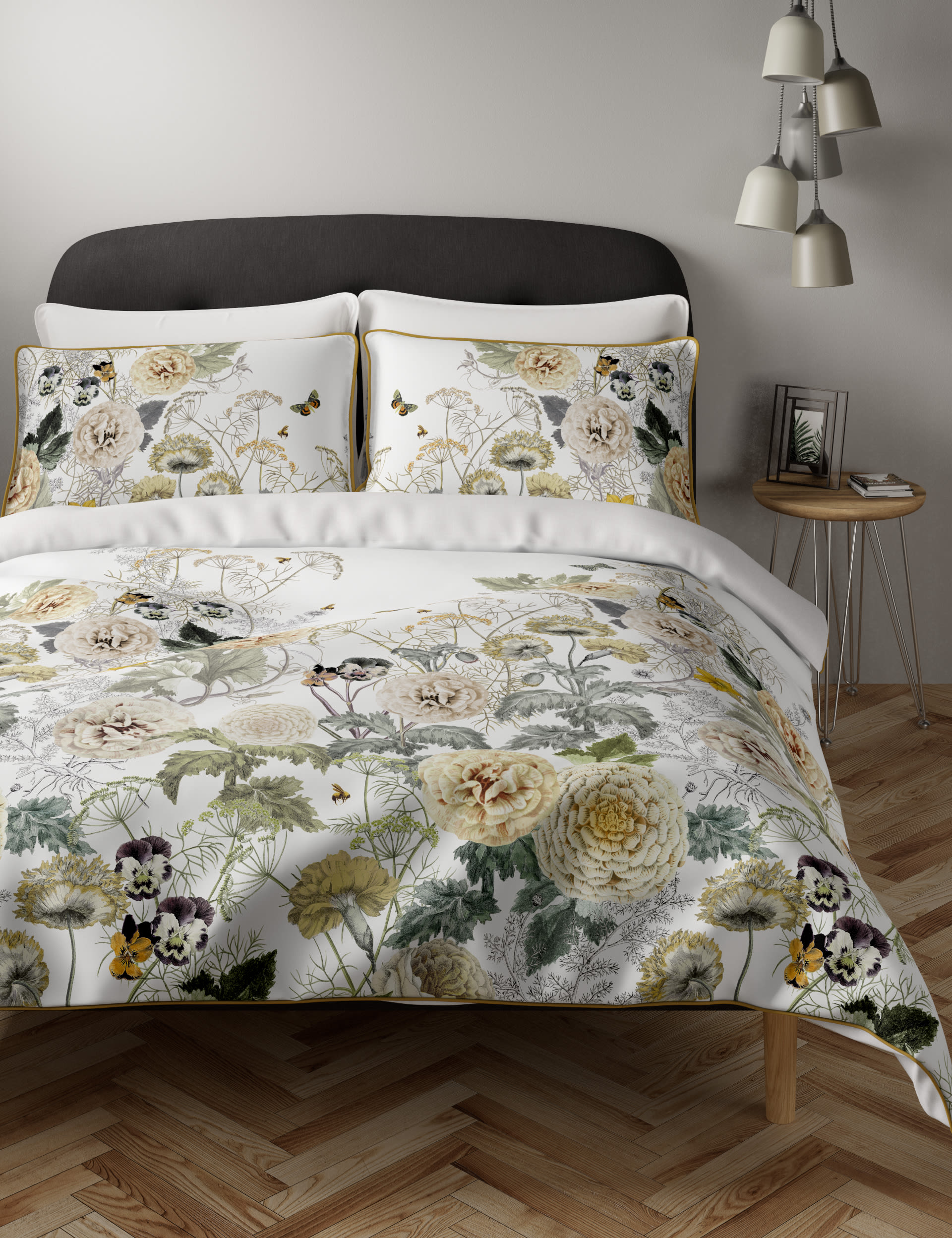Pure Cotton Floral Piped Edge Bedding Set | M&S IE