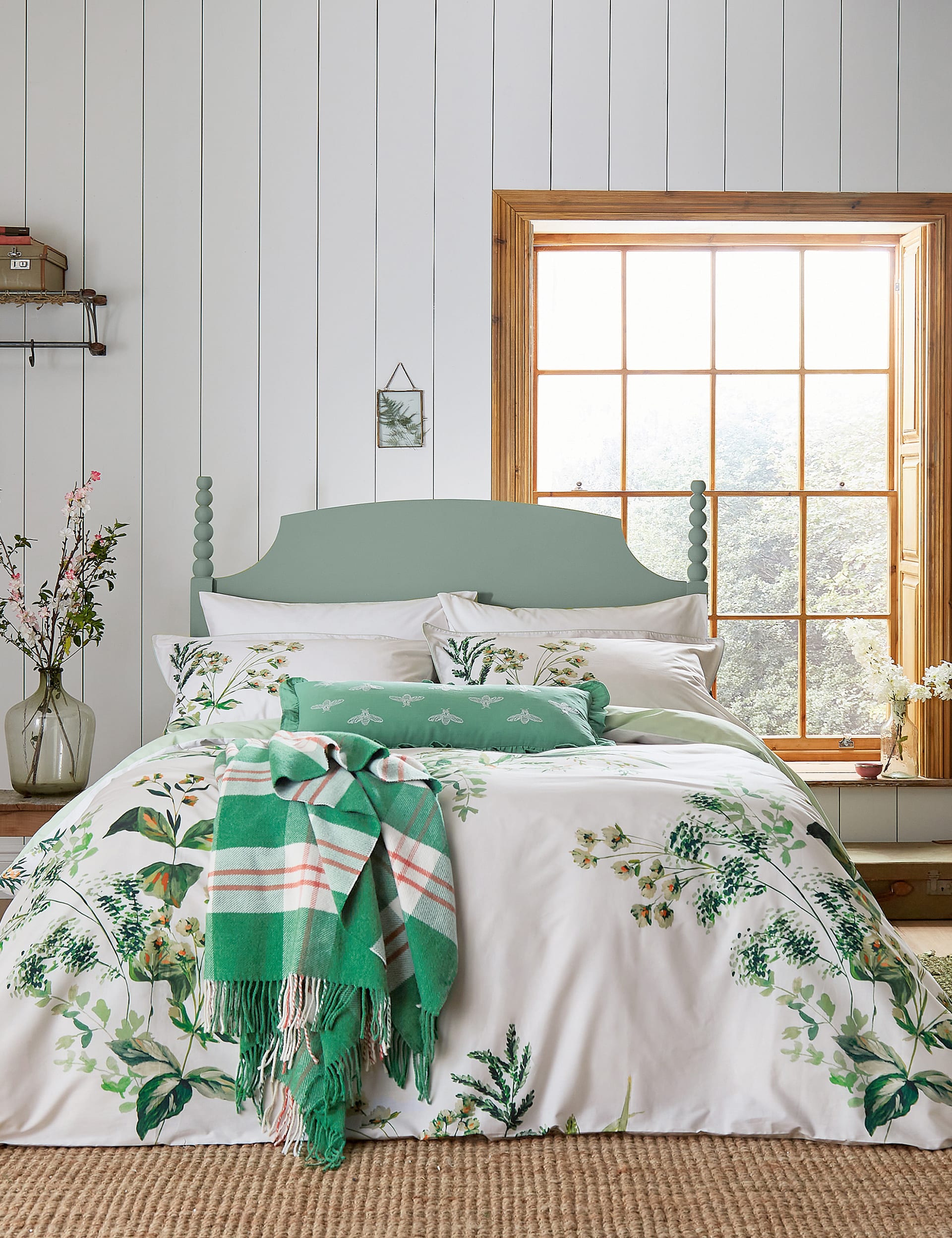 Pure Cotton Lakeside Floral Bedding Set | Joules | M&S