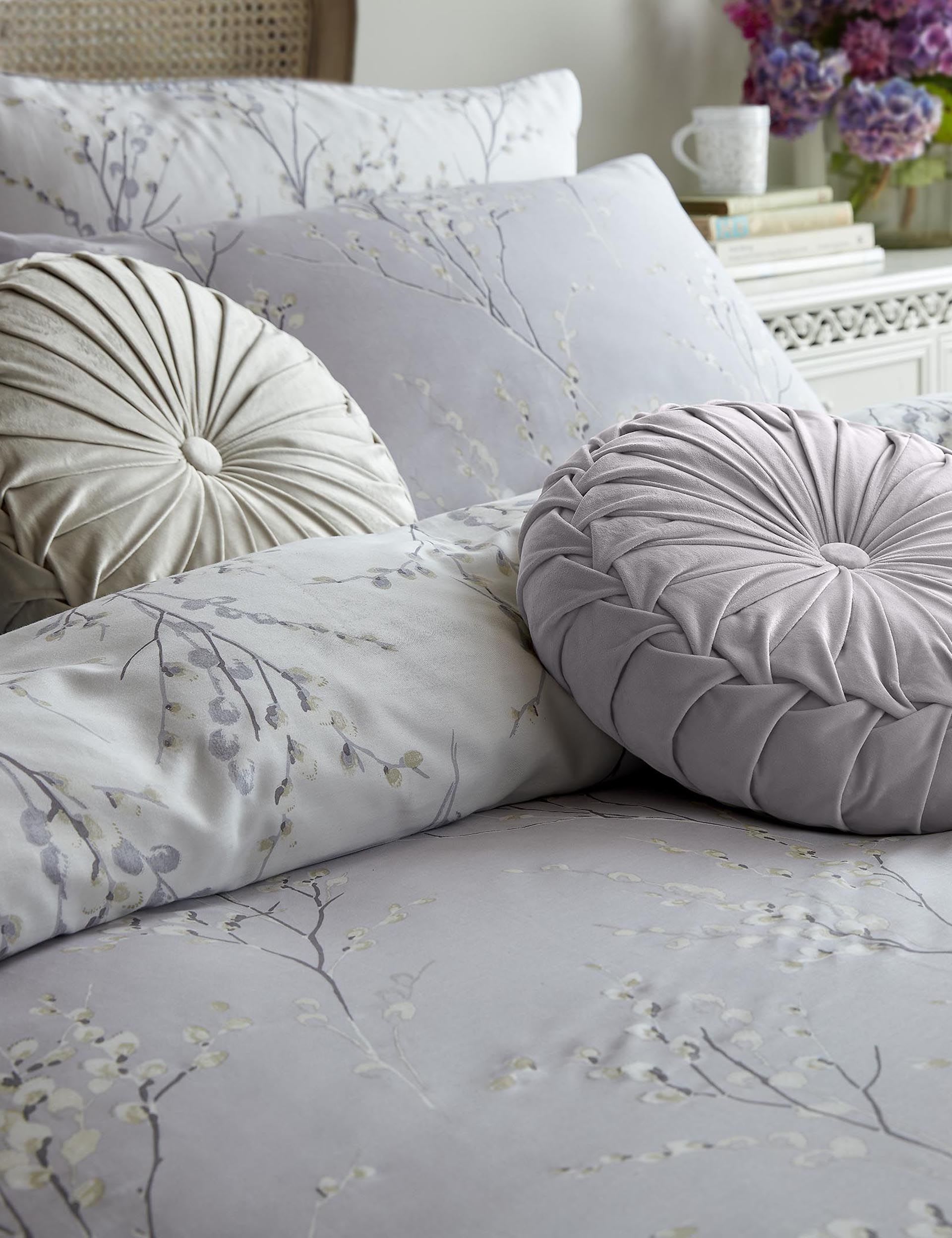 PURE COTTON SATEEN PUSSY WILLOW BEDDING SET | LAURA ASHLEY | M&S
