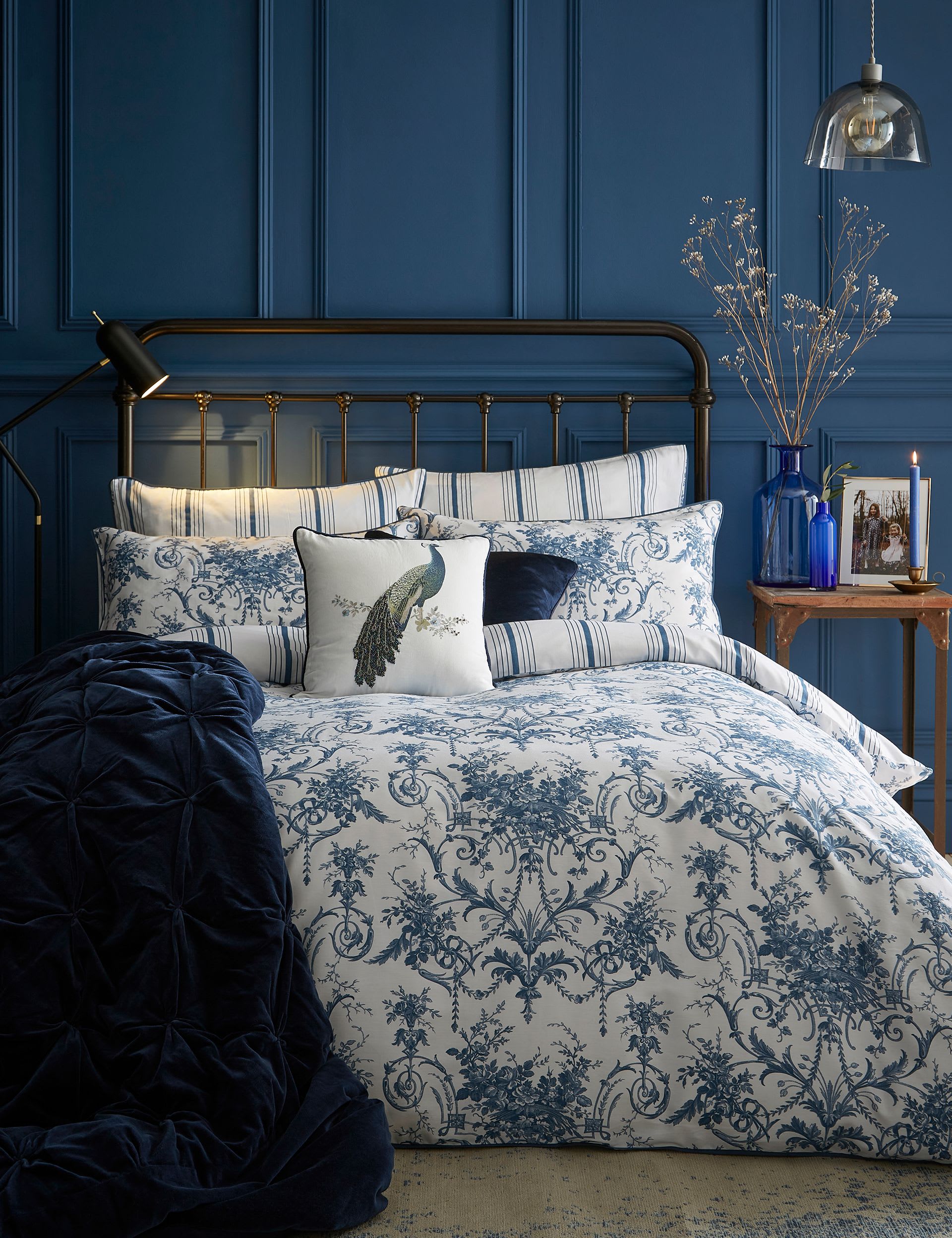 Pure Cotton Sateen Tuleries Bedding Set | Laura Ashley | M&S