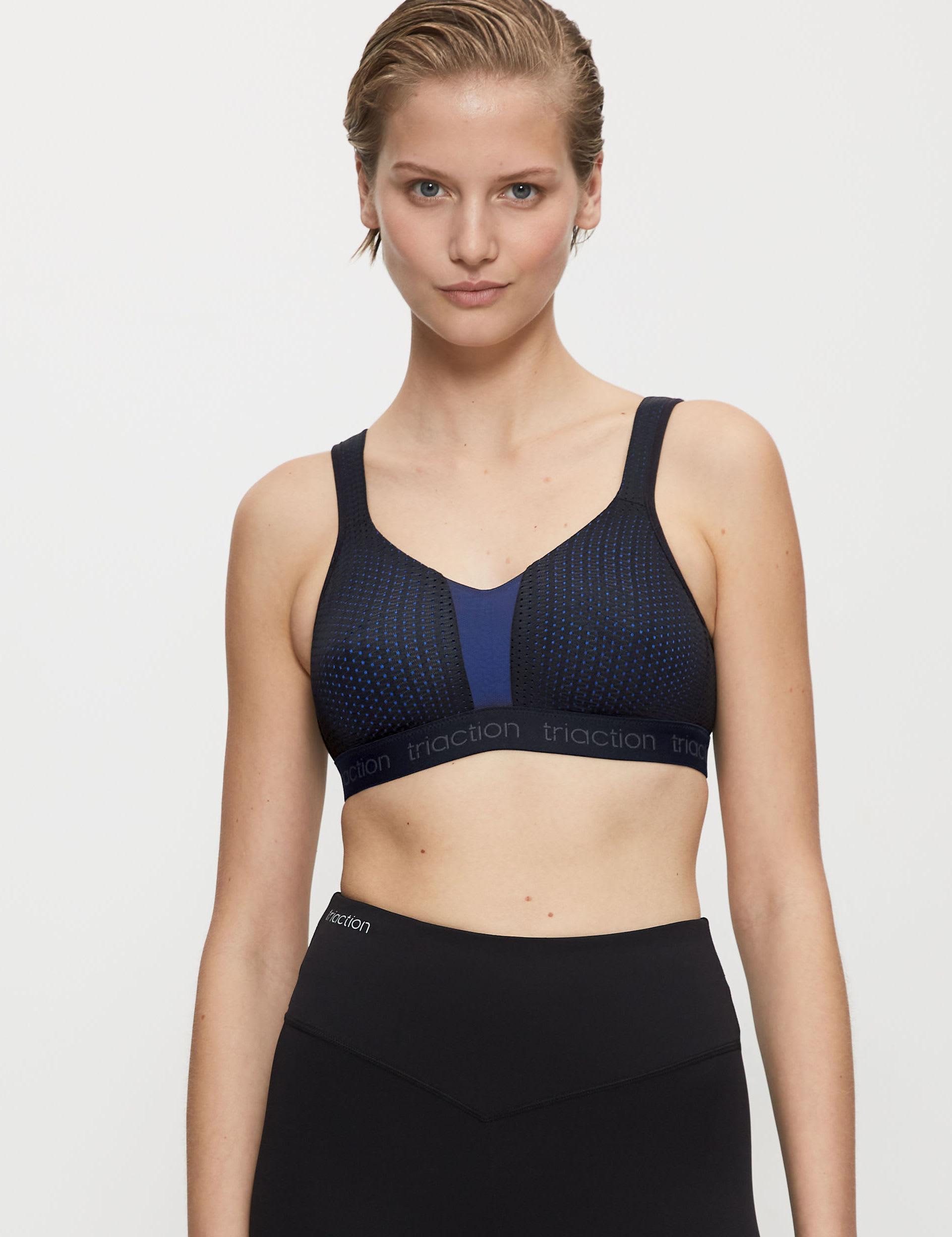 Triaction Energy Lite Non Wired Sports Bra | Triumph | M&S