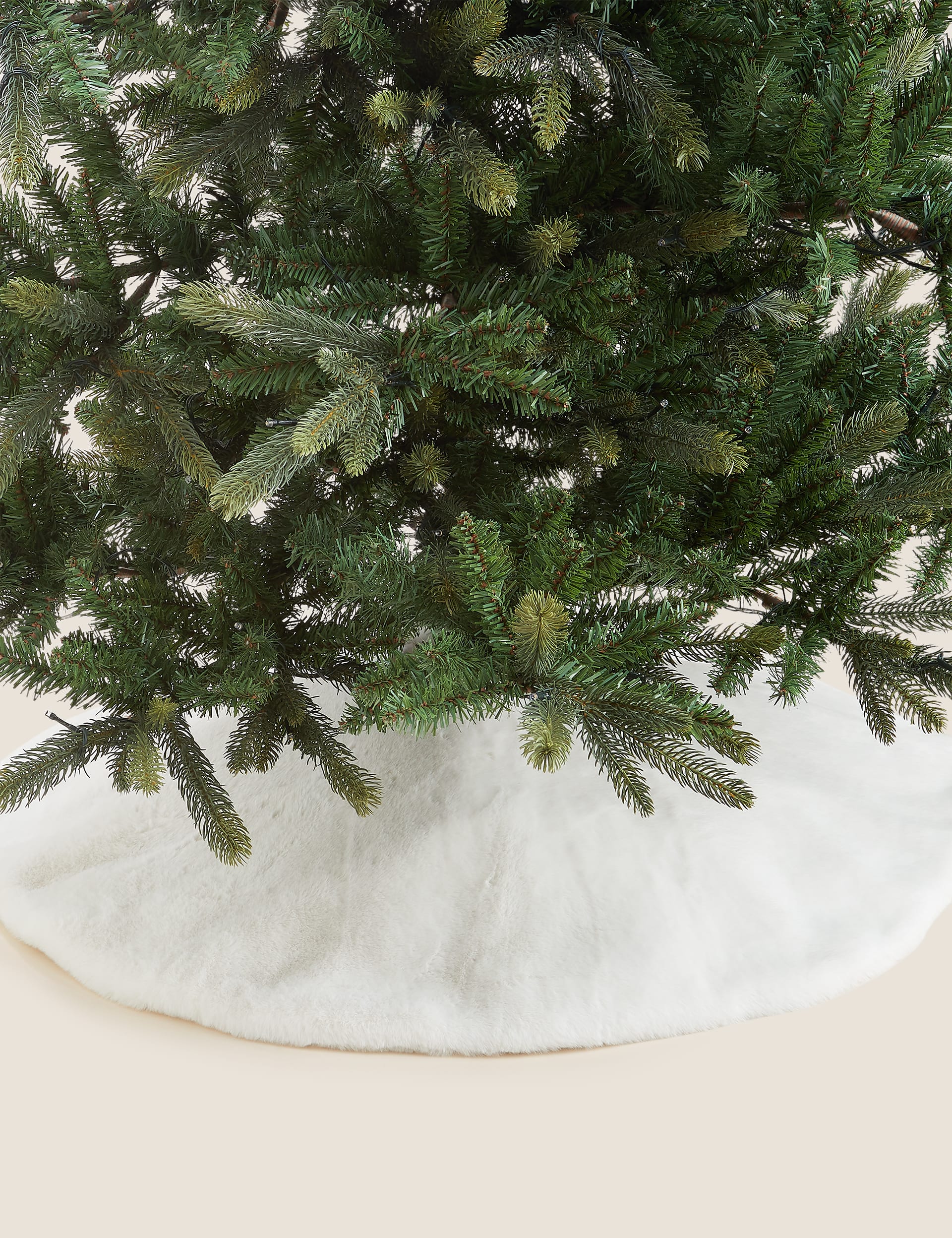Faux Fur Tree Skirt | M&S IE