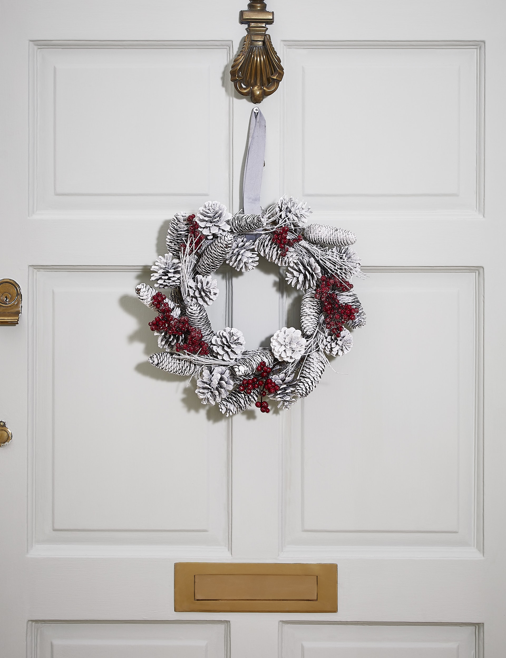 13inch Snowy Pinecone Wreath | M&S