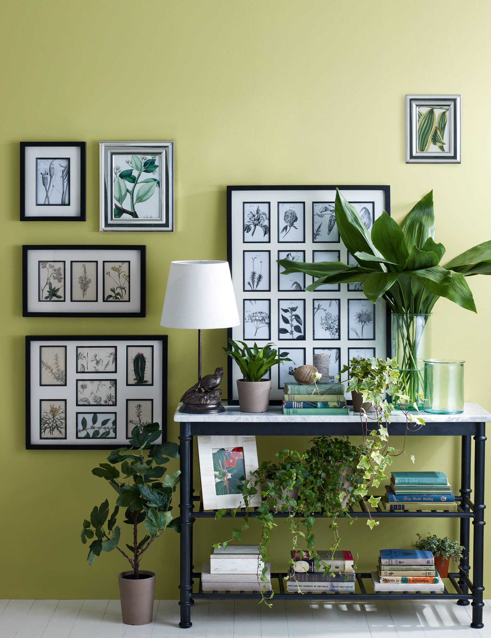 16 Aperture Core Photo Frame | M&S