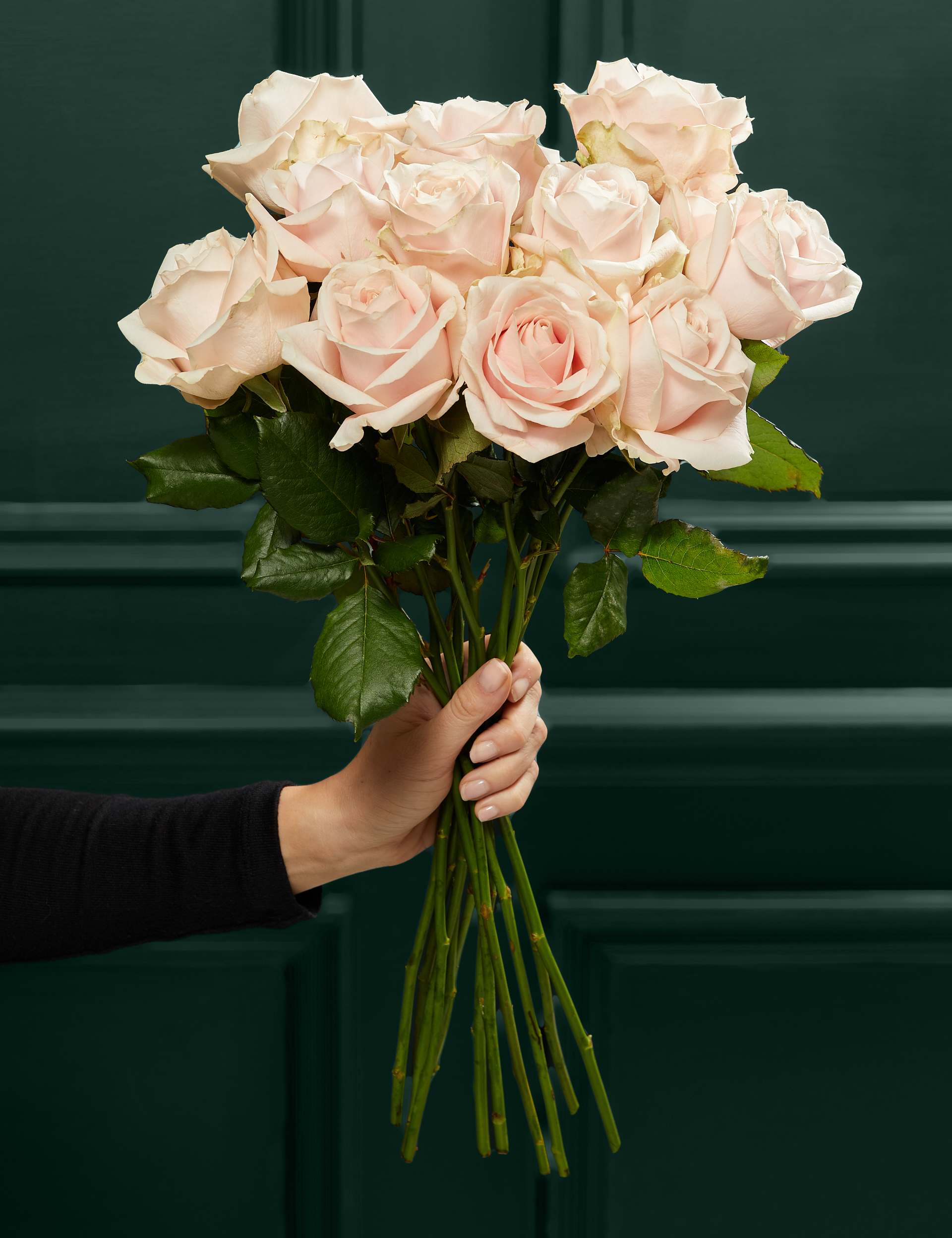 PINK SWEET AVALANCHE™ ROSE BOUQUET | FLOWER MARKET | M&S