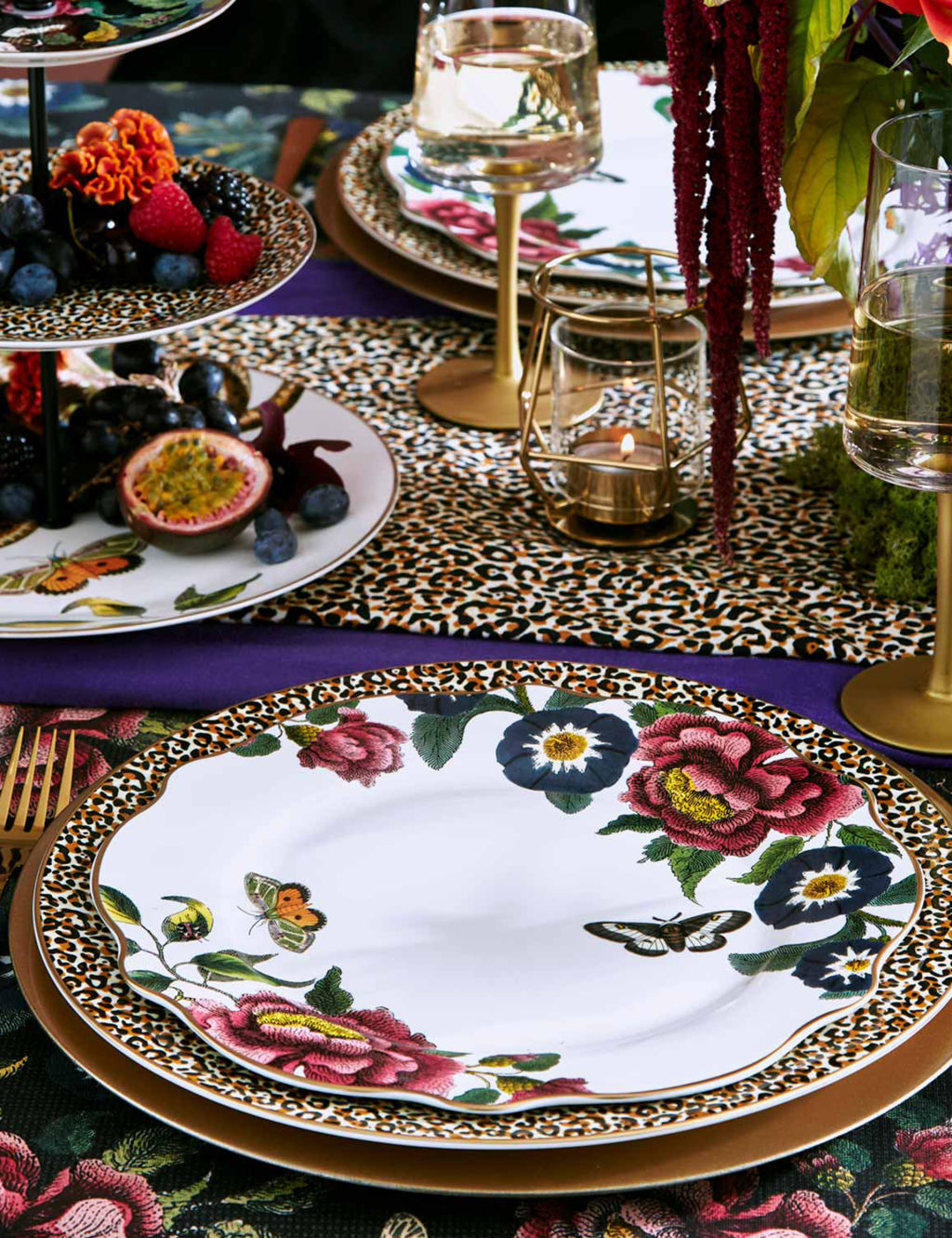 Set of 4 Creatures of Curiosity Dinner Plates | Spode | M&S