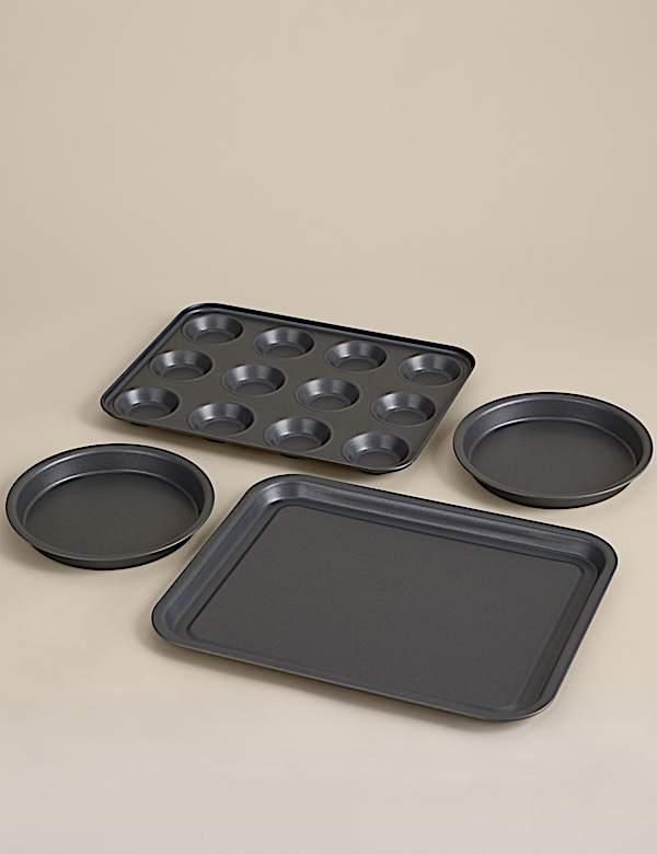 4 Piece Carbon Steel Oven Tray Set | Bakeware | M&S CN