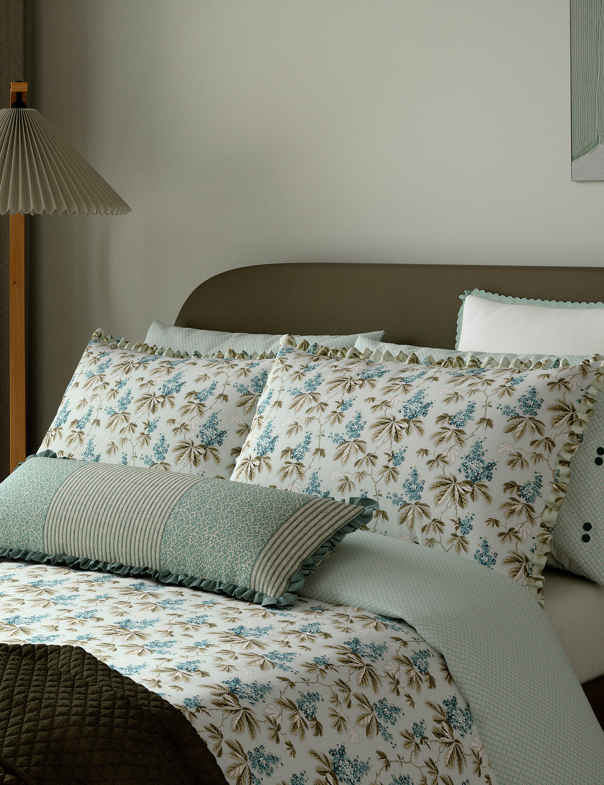 Pure Cotton Clarence Bedding Set | Bedeck of Belfast | M&S