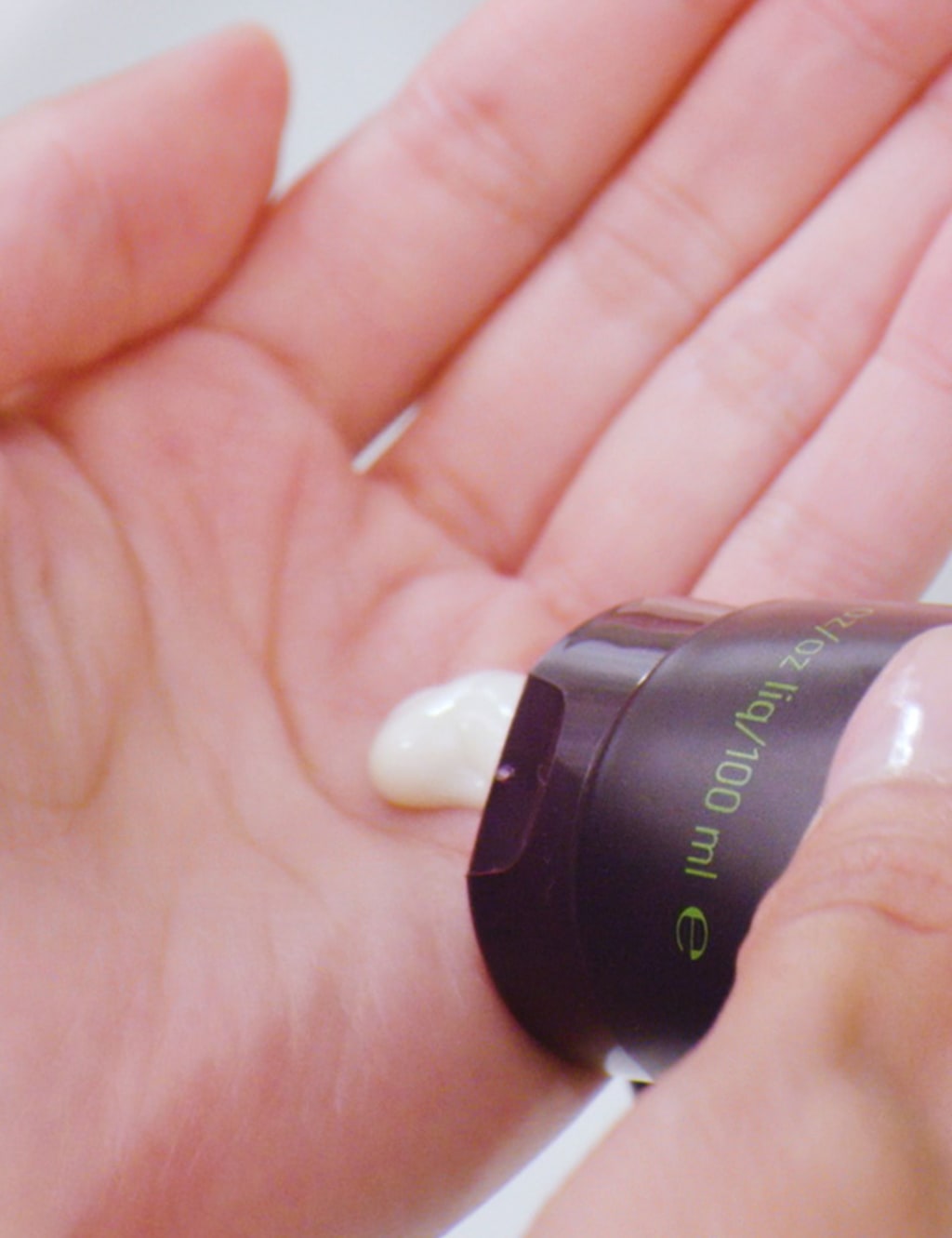 invati ultra advanced™ fortifying leave-in treatment 100ml | AVEDA | M&S