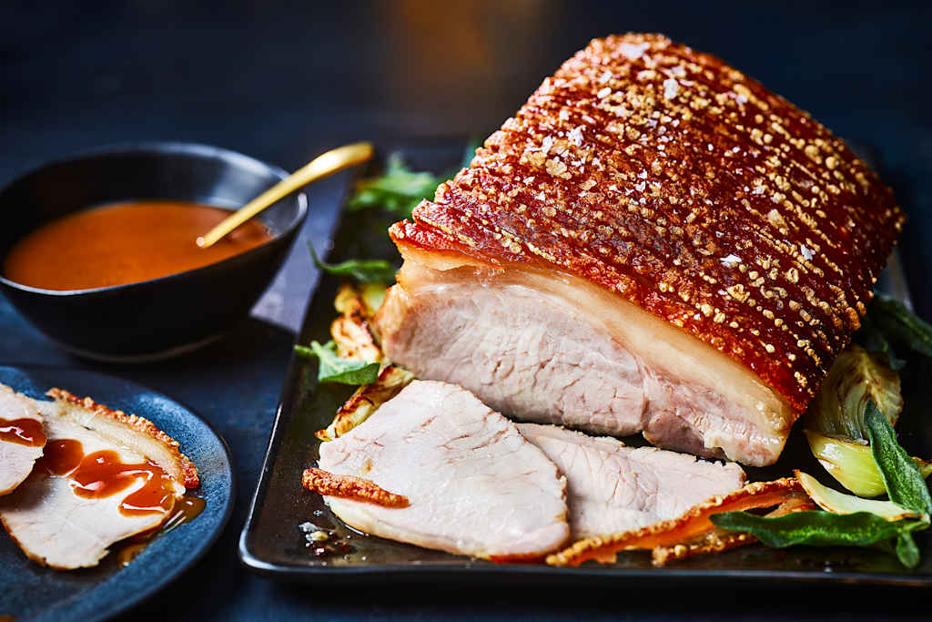 Collection Outdoor-Bred Ultimate Pork Crackling Joint (Serves 6) | M&S