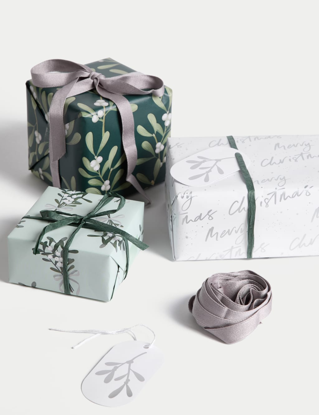 6M Gift Wrap, Ribbon & Paper Raffia - Mistletoe Design | M&S