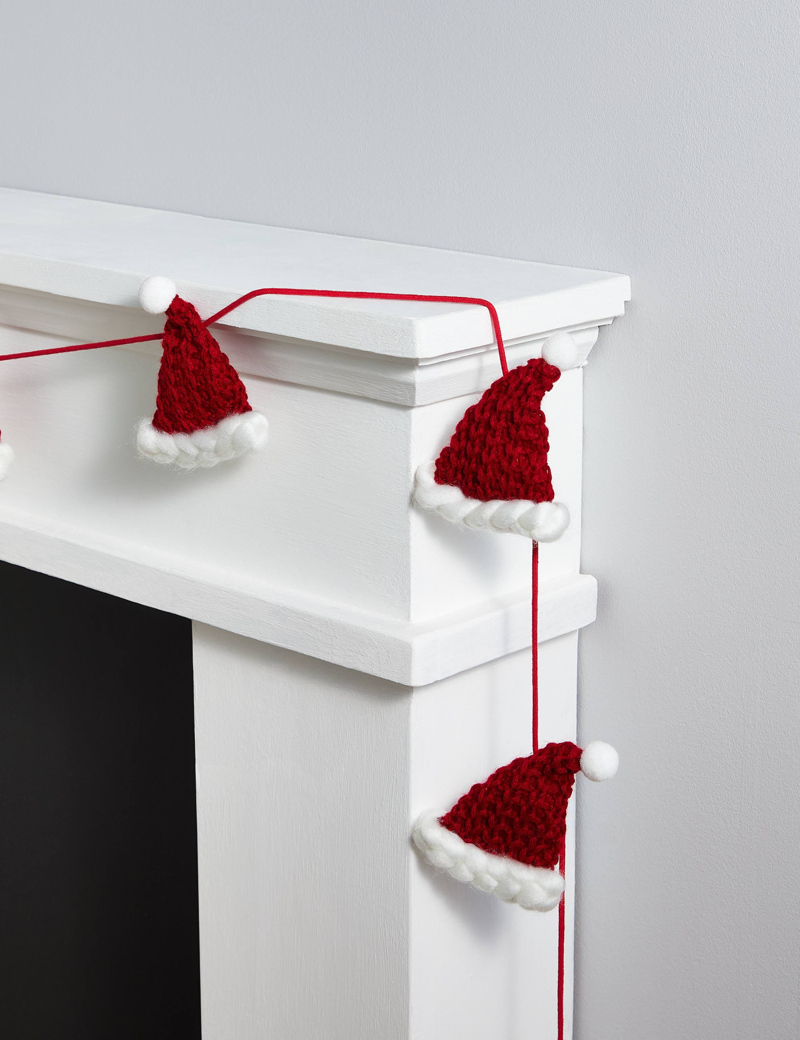 Santa Hat Garland | M&S IE